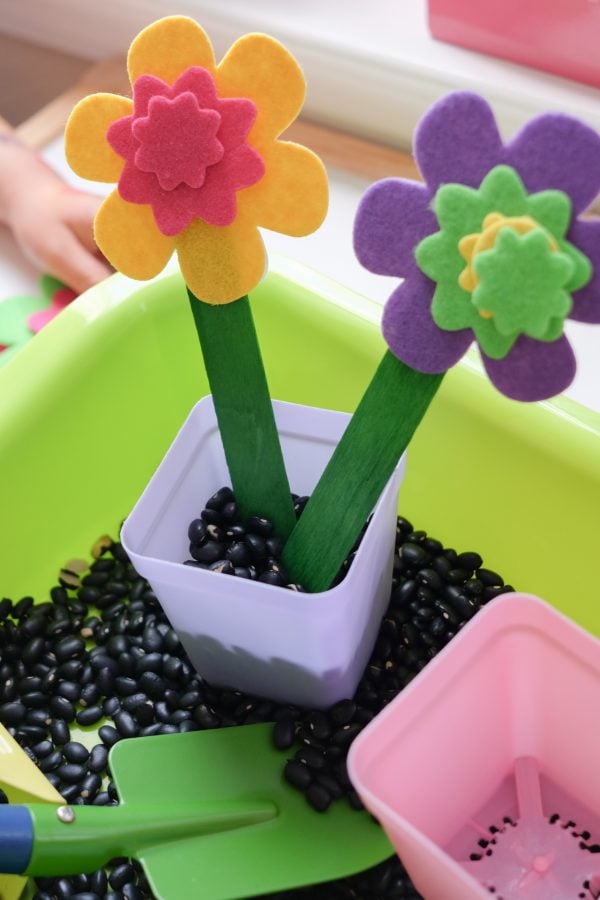 Garden Theme Learning Activities and Learning Shelf - Happy Tot Shelf