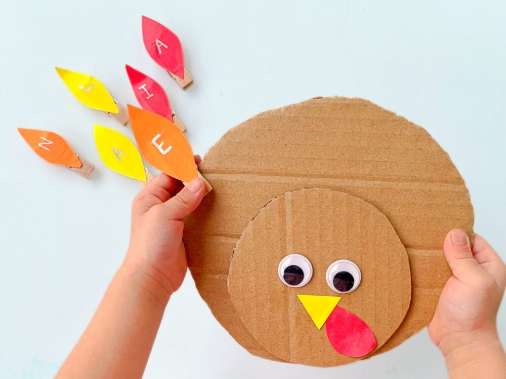 10 Fun & Easy Fall Theme Preschool Activities - Happy Tot Shelf