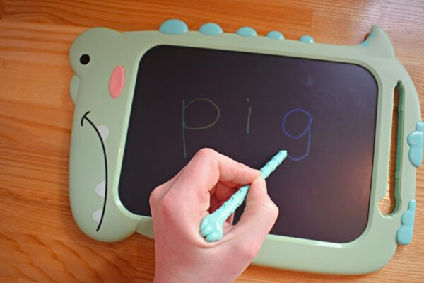 Learn to Read Part 3: CVC Words for Preschoolers - Happy Tot Shelf
